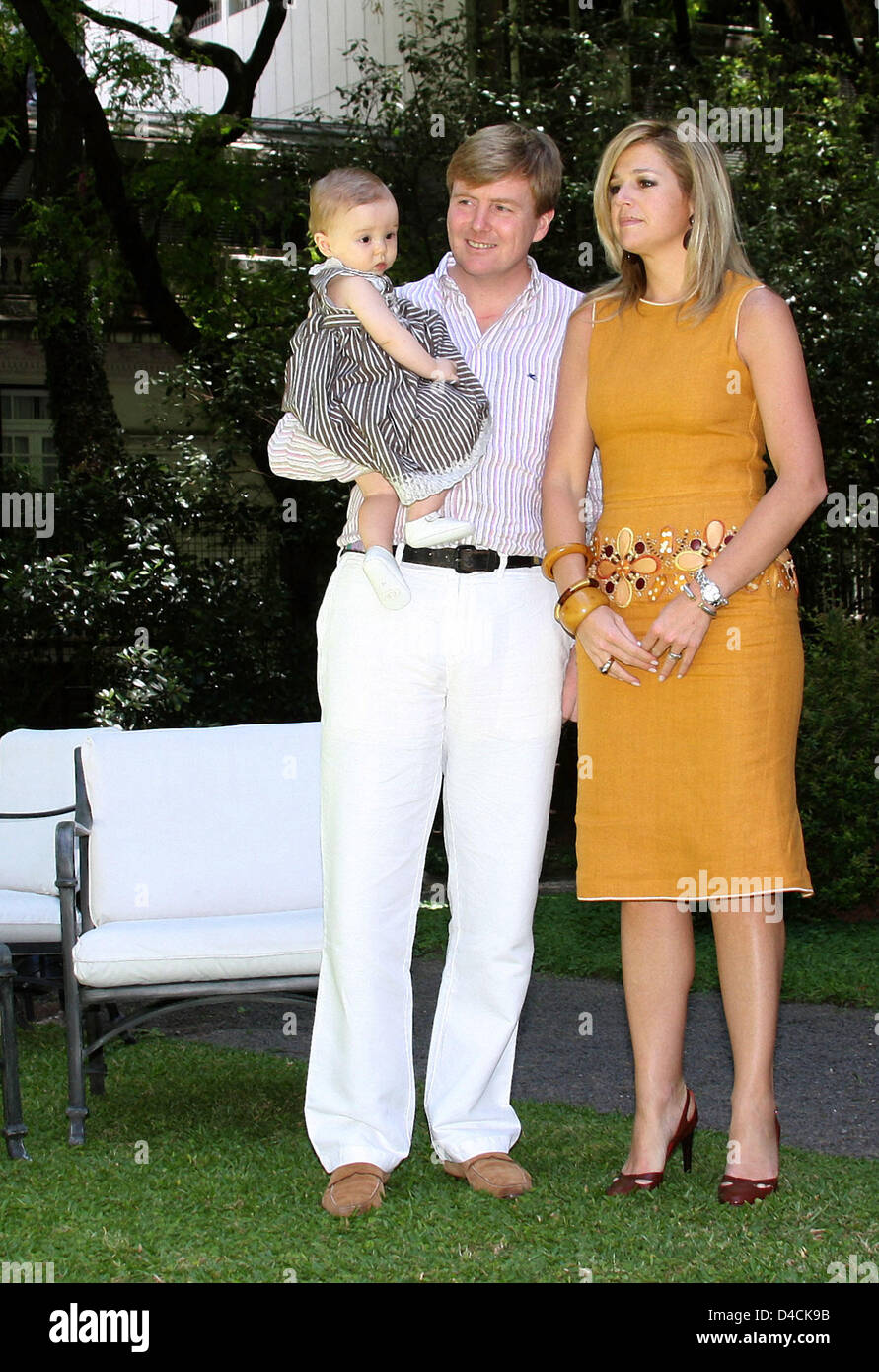 Crown Prince Willem-Alexander and Princess Maxima pose with their ...