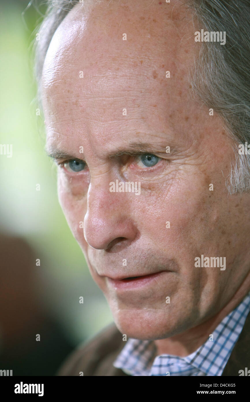 The picture shows American Pulitzer Prize-winning novelist and short ...