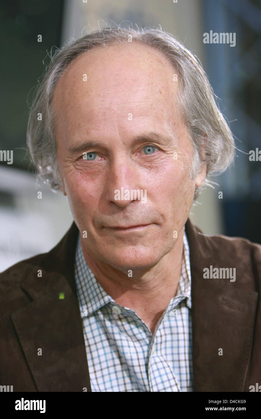 The picture shows American Pulitzer Prize-winning novelist and short ...