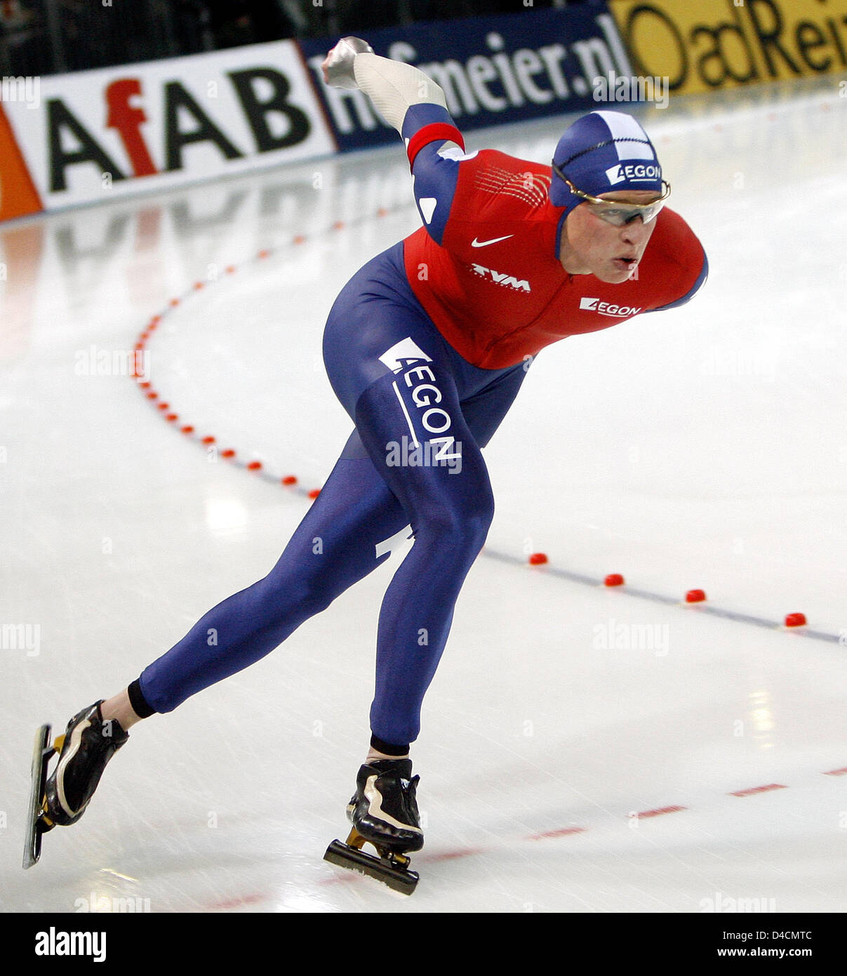 Sven Kramer of the Netherlands in action to winning his 5,000m heat at ...