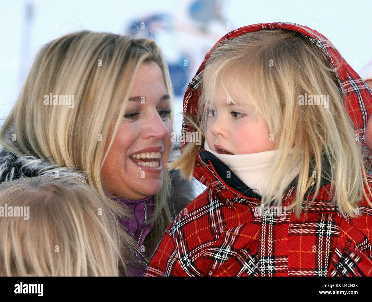 Princess Maxima of the Netherlands (L) and eldest daughter Princess ...