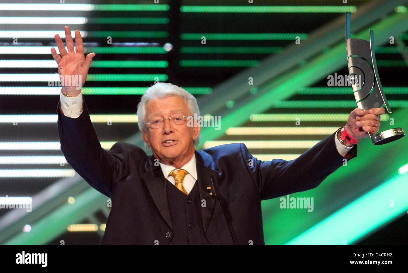 German TV host legend Dieter Thomas Heck poses with his ECHO during at ...