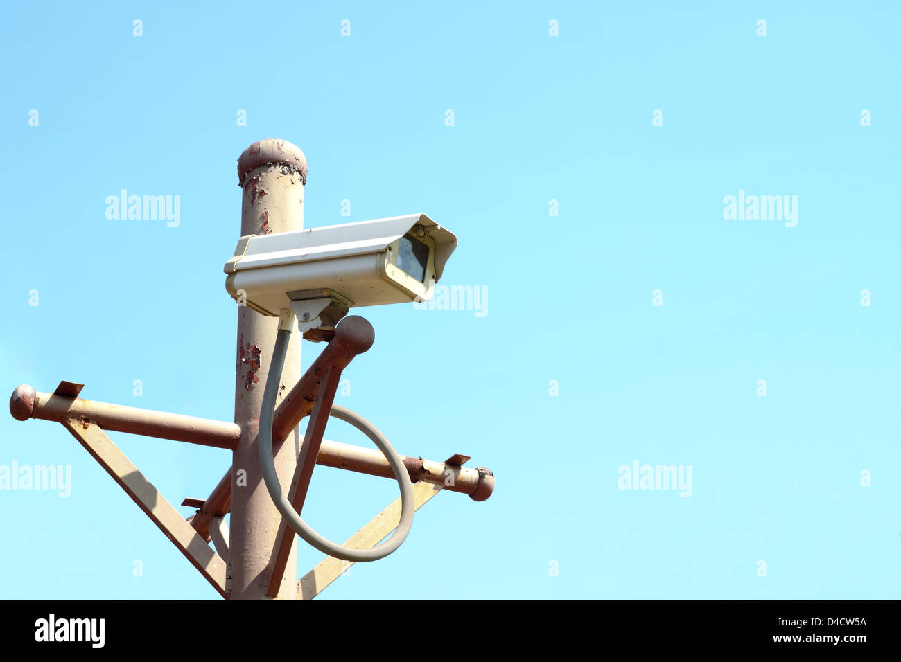 Cctv security camera on pole hi-res stock photography and images - Alamy