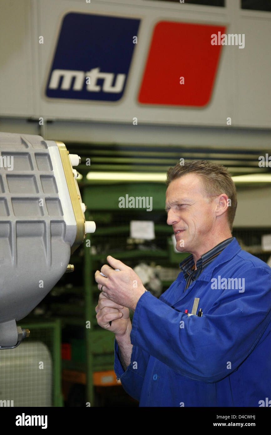 Mtu diesel engines hi-res stock photography and images - Alamy