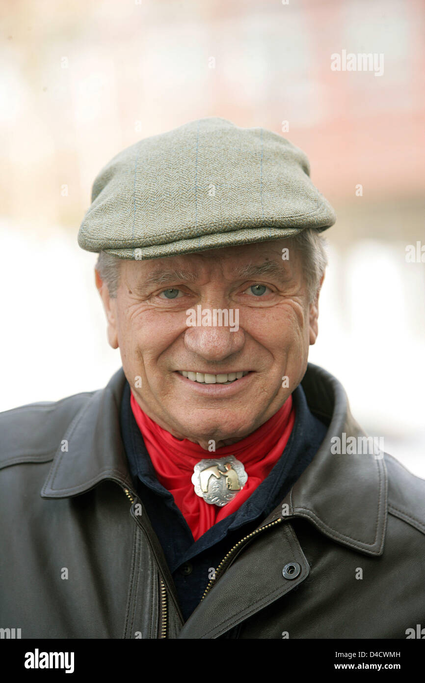Monty roberts horse hi-res stock photography and images - Alamy
