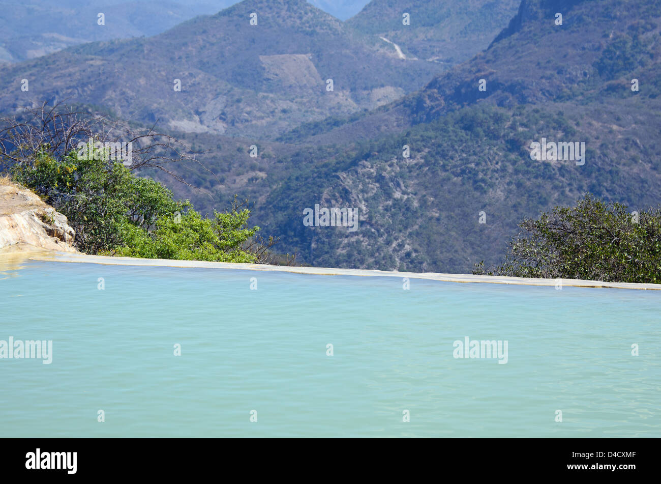Natural infinity pool at Hierve el Agua, Oaxaca, Mexico Stock Photo - Alamy
