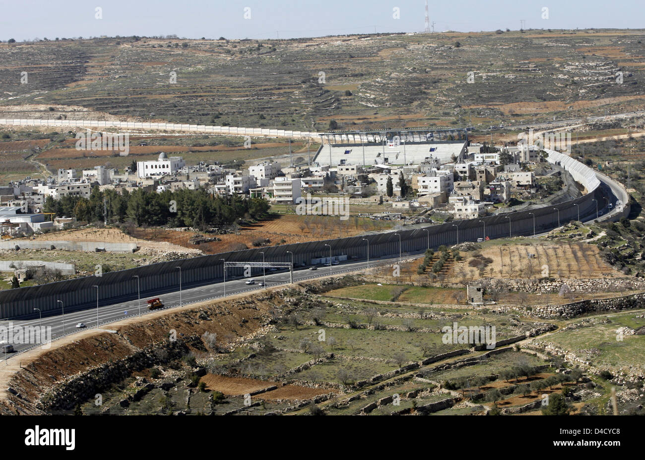 Connecting tel aviv and jerusalem hi-res stock photography and images ...