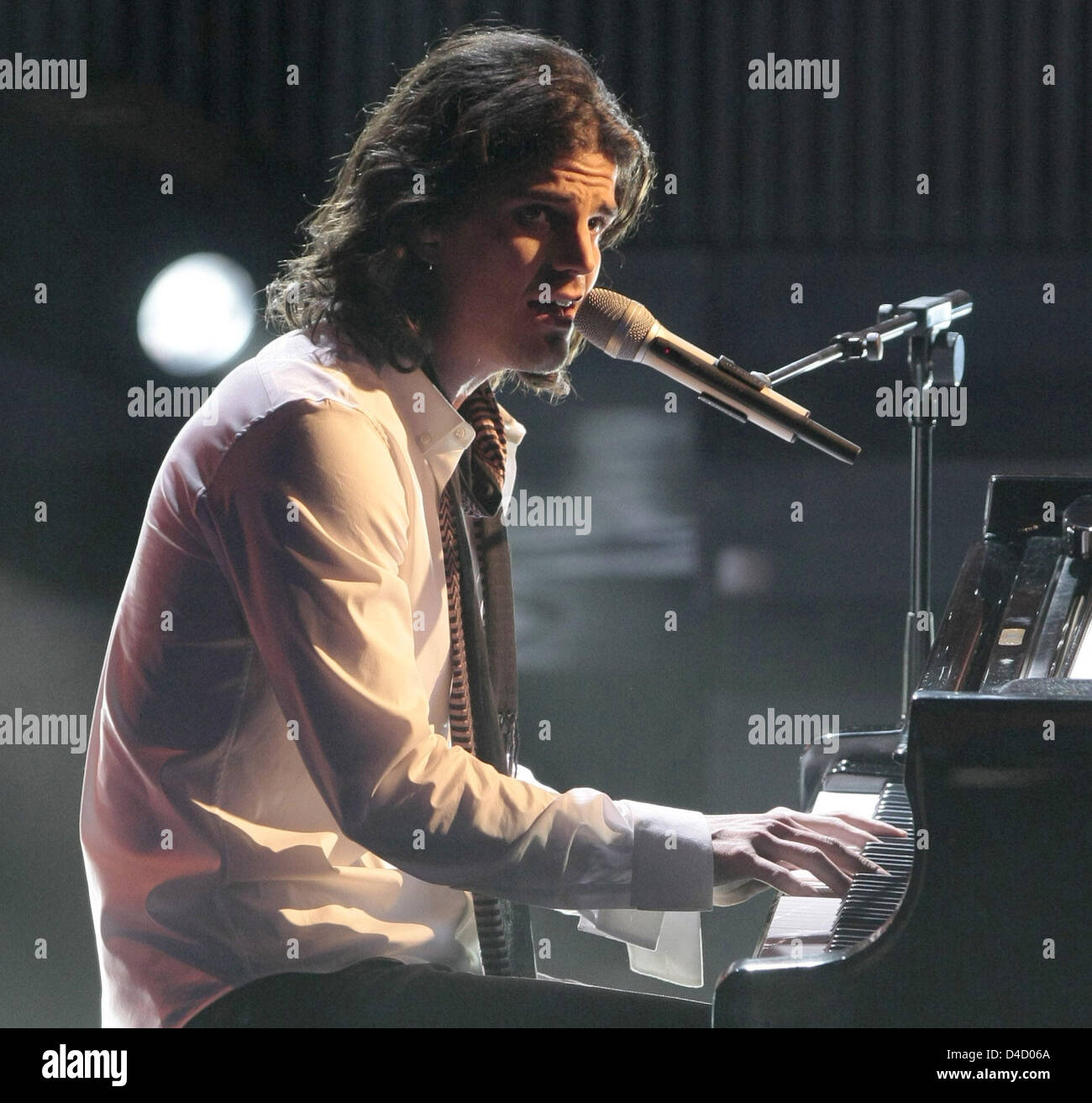 Tommy Reeve (R) performs during the rehearsal of the German ...