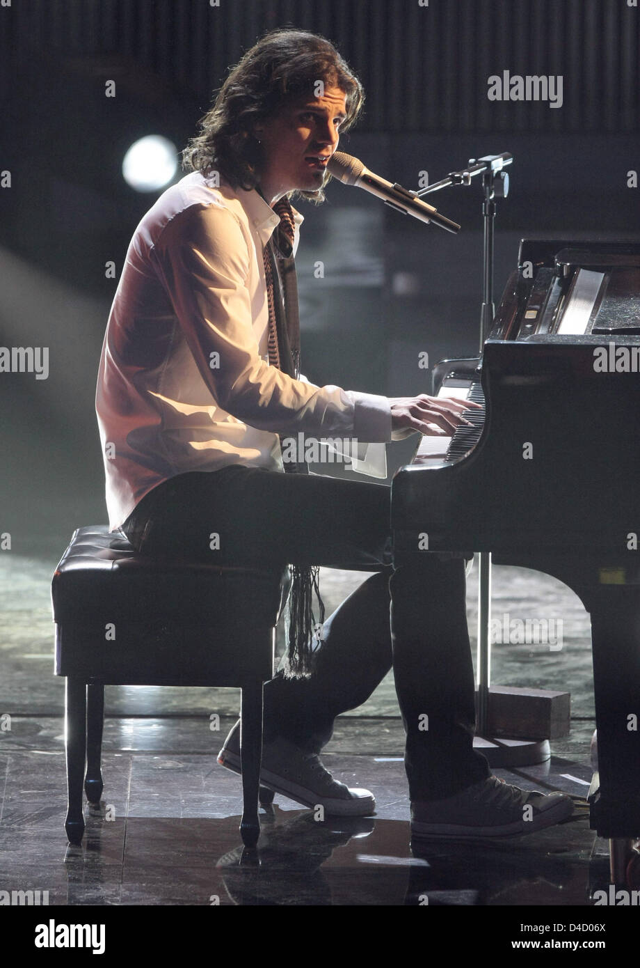 Tommy Reeve (R) performs during the rehearsal of the German ...