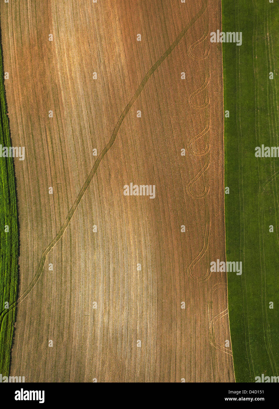 Tyre tracks field aerial hi-res stock photography and images - Alamy