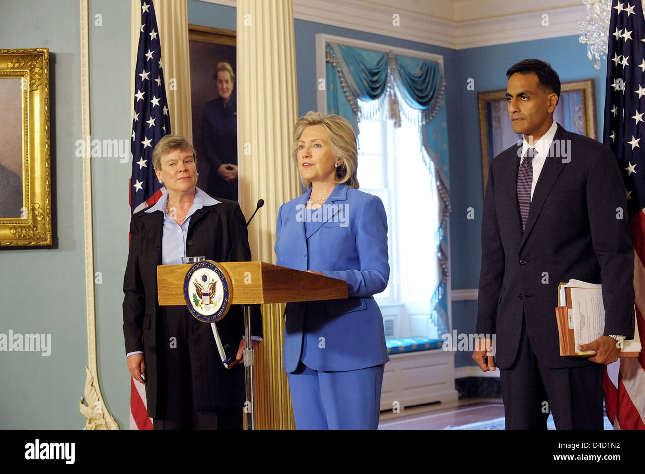 Secretary Clinton With Assistant Secretary Gottemoeller and Assistant ...