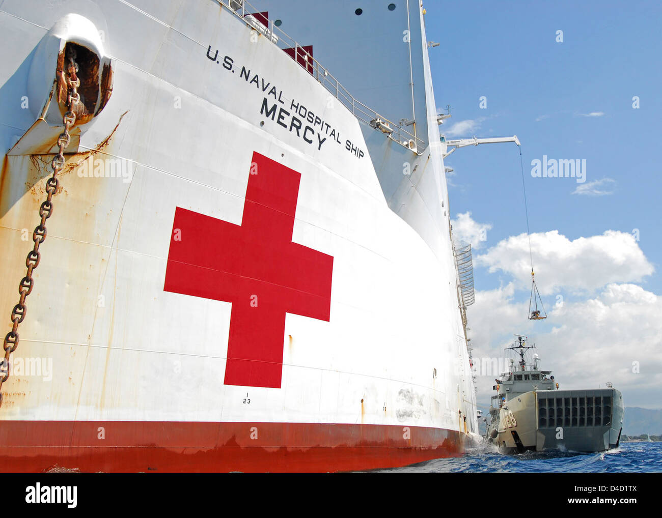 The Military Sealift Command Hospital Ship USNS Mercy (T-AH 19) Loads ...