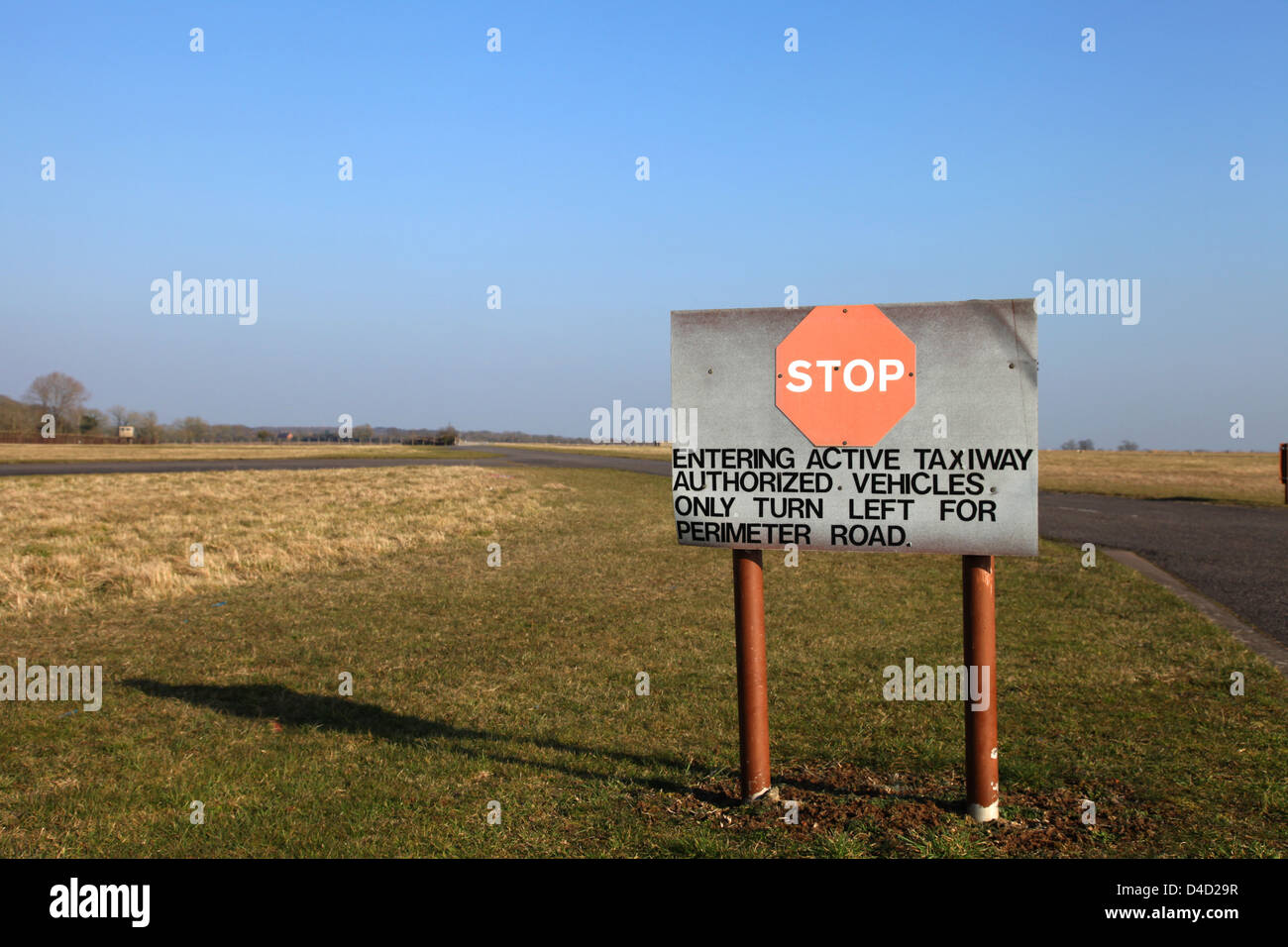 Upper heyford airbase hi-res stock photography and images - Alamy