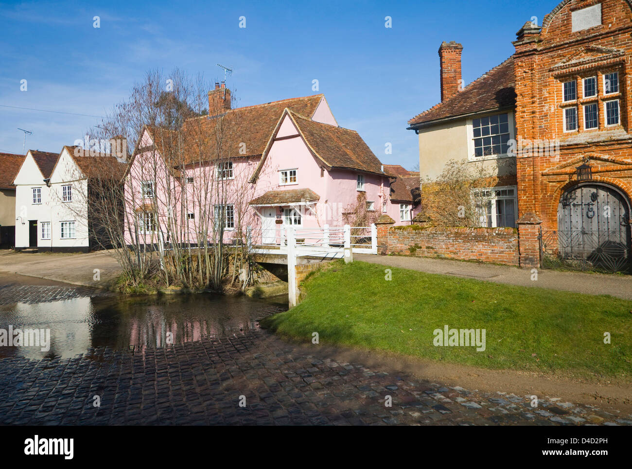Historic buildings in village suffolk hi-res stock photography and ...