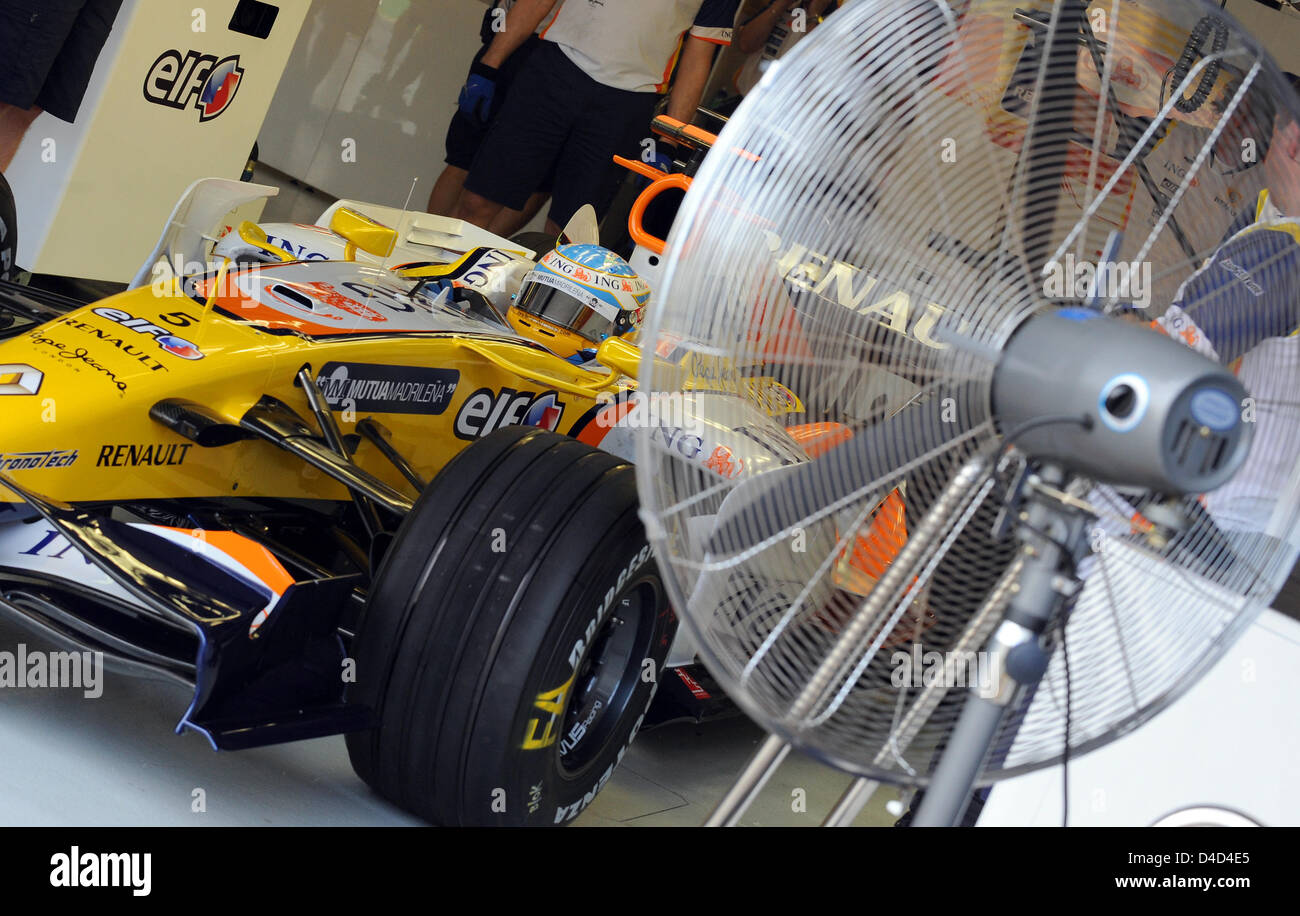 2008 formula 1 racing season hi-res stock photography and images - Alamy