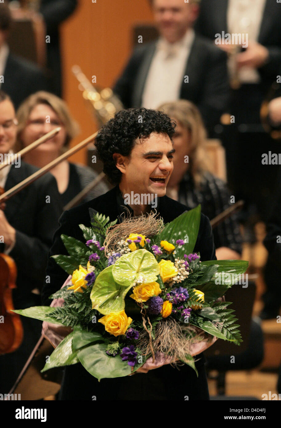 Rolando villazón performing hi-res stock photography and images - Alamy