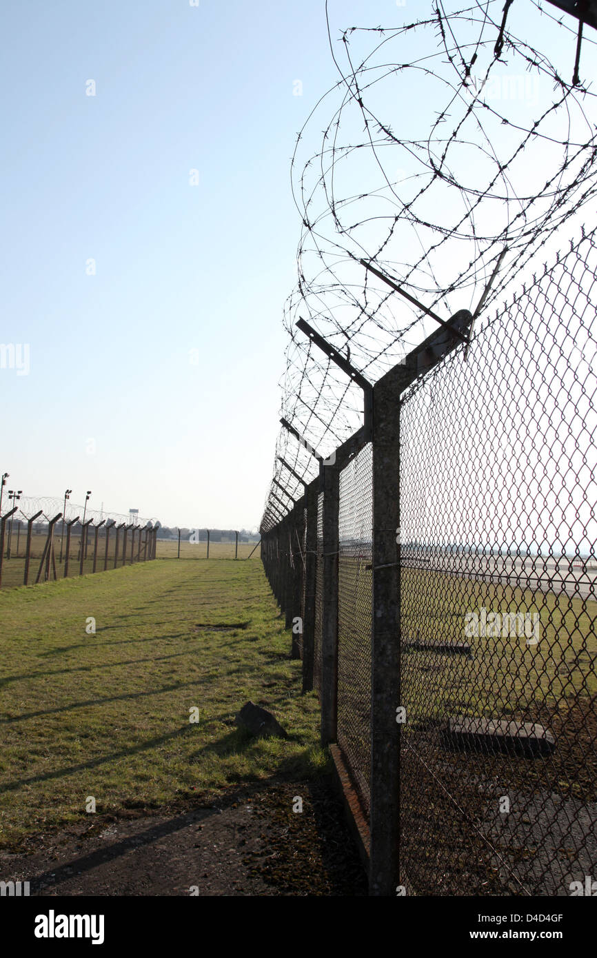 Fence at Upper Heyford Air Base Stock Photo - Alamy