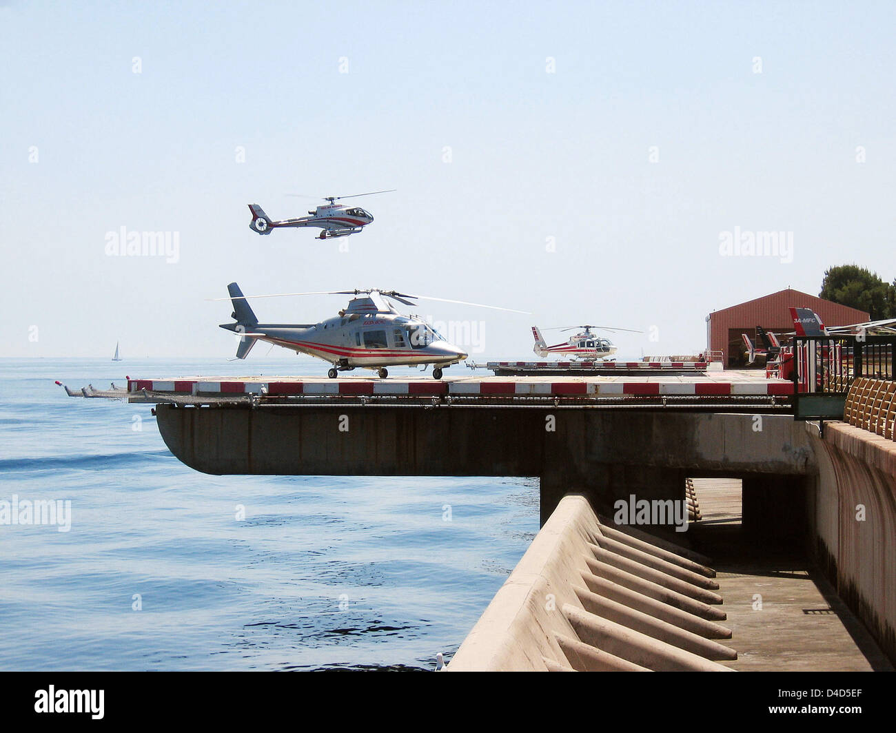 (dpa file) The picture shows a helicopter landing place above the sea ...