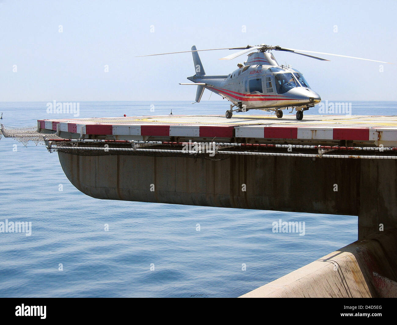 (dpa file) The picture shows a helicopter landing place above the sea ...