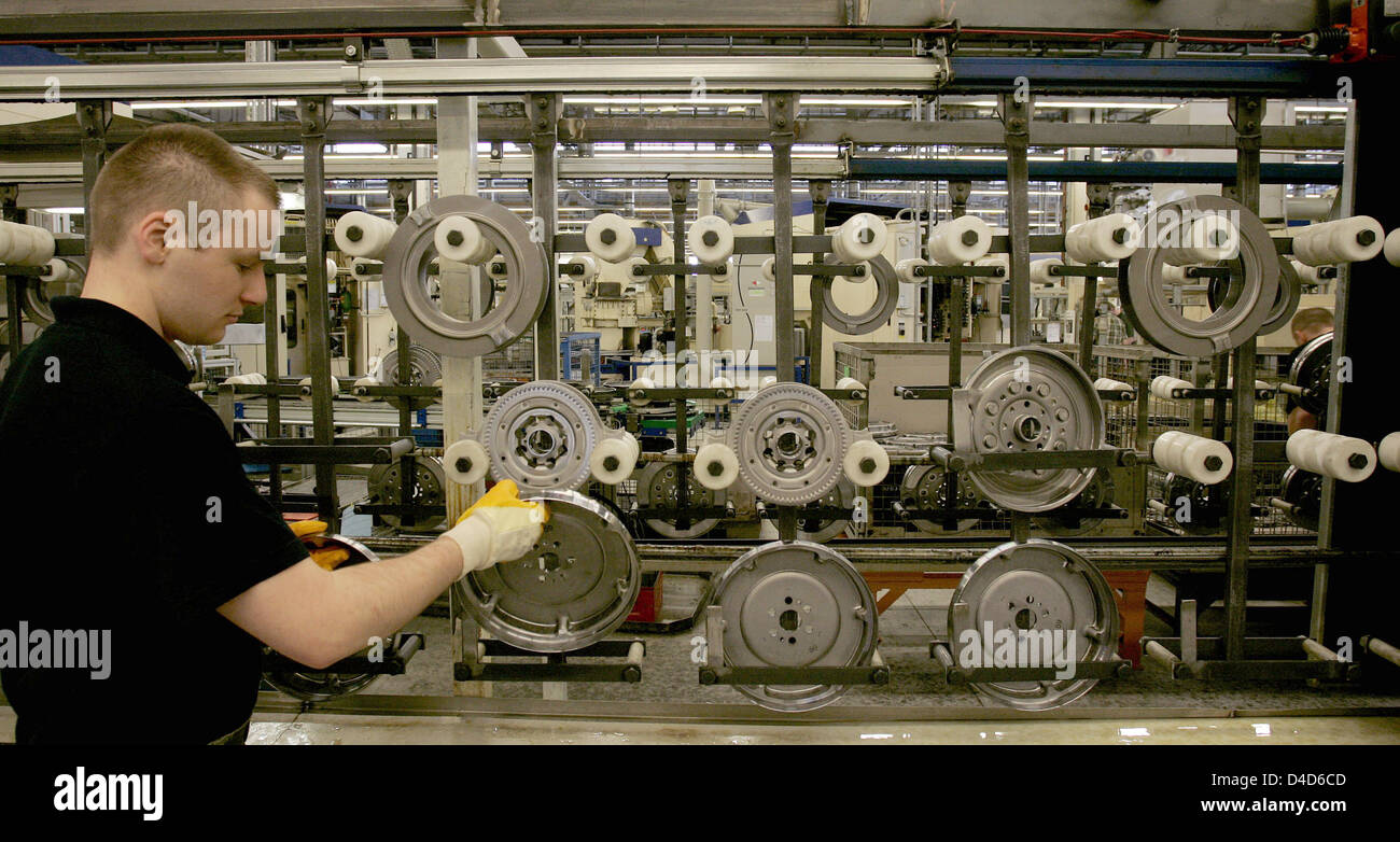 An employee of powertrain and suspension components producer ZF Sachs ...