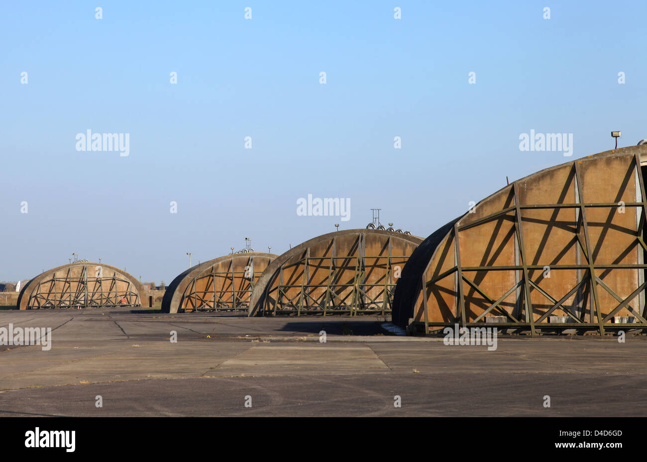 Hangar at Upper Heyford Airbase Stock Photo - Alamy