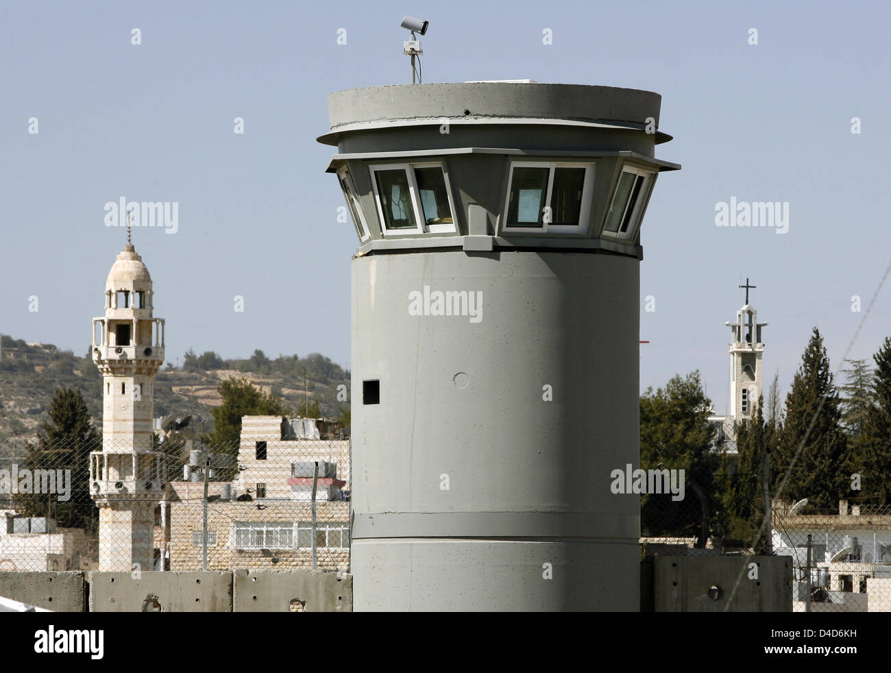 The picture shows a watch tower of the Israeli security wall in ...