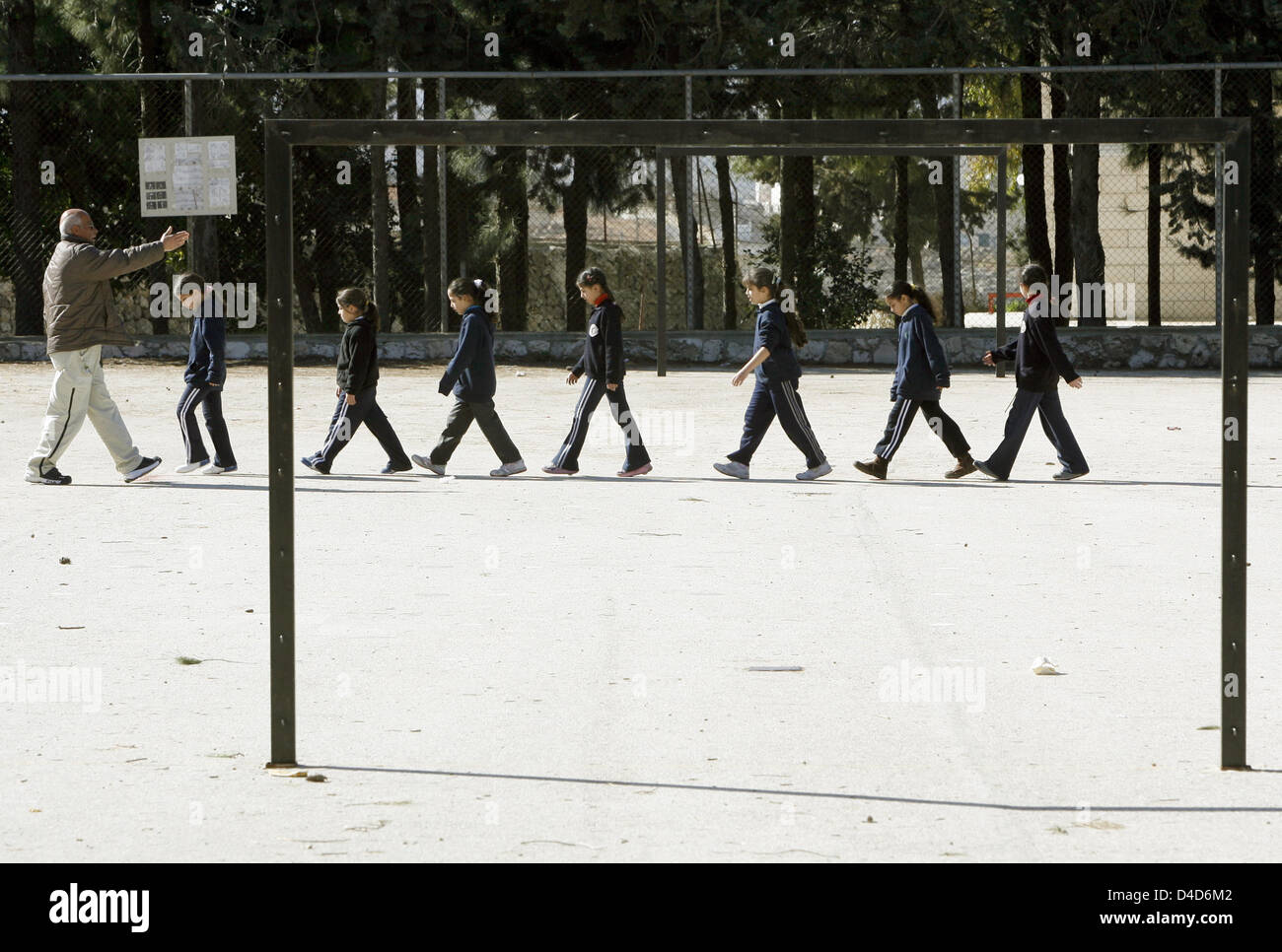Walk in a line hi-res stock photography and images - Alamy
