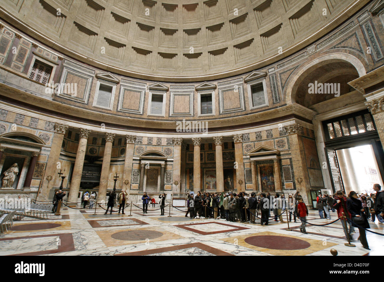 The picture shows the interior of the Pantheon in Rome, Italy, 01 ...