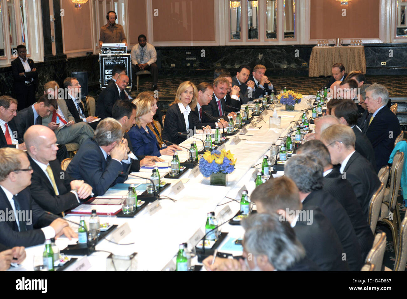 Secretary Clinton Hosts a Trans-Atlantic Dinner for Foreign Ministers ...