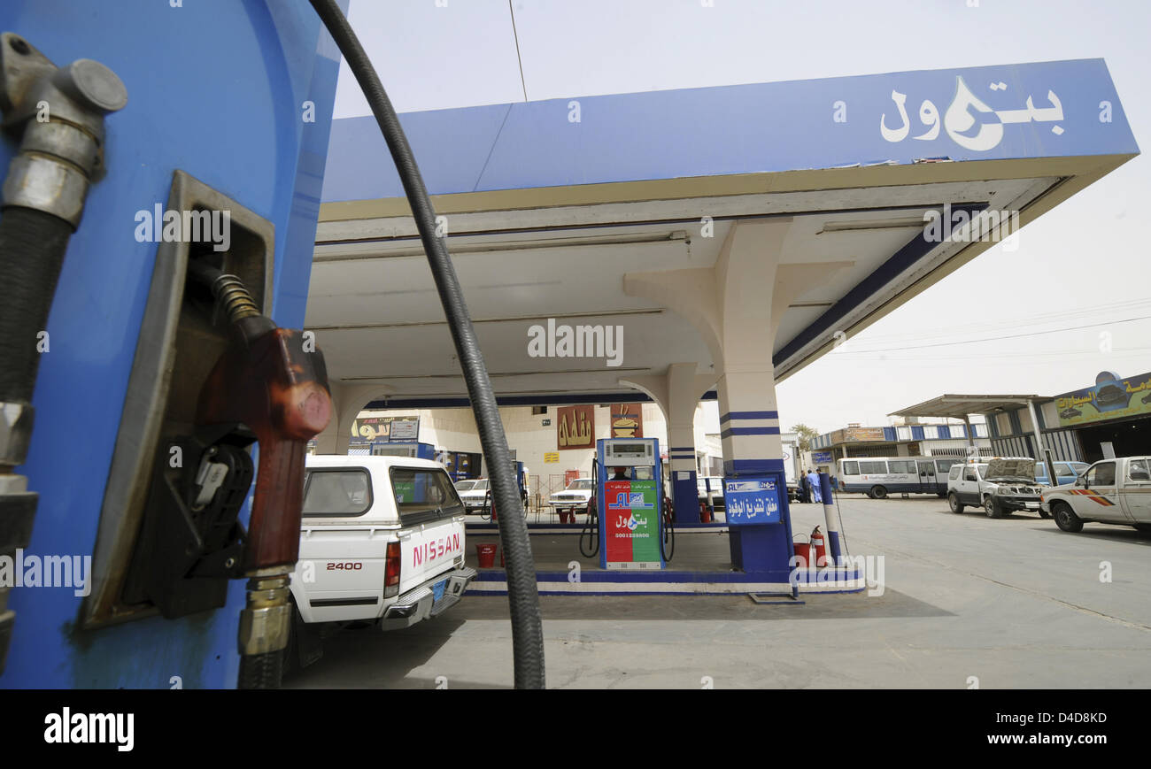 The picture shows a petrol station in Riyadh, Saudi Arabia, 16 March ...