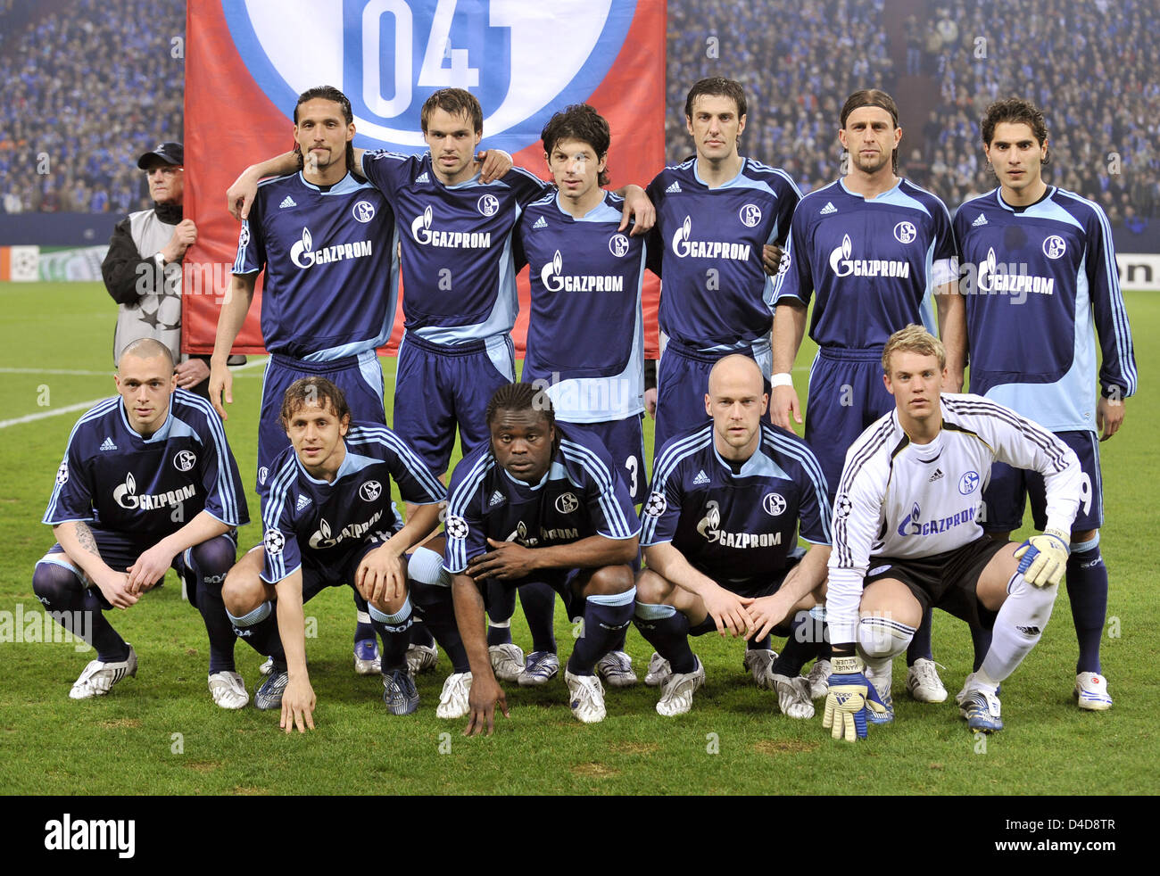 The squad of Schalke (back row L-R) Kevin Kuranyi, Heiko Westermann ...