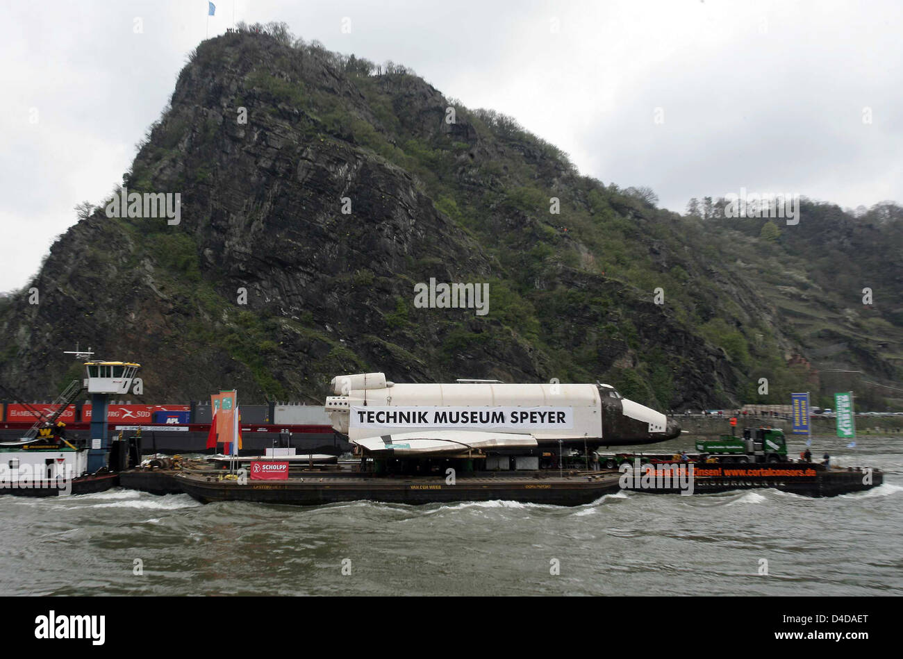 Former Soviet space shuttle 'Buran' passes the Loreley as it is ...