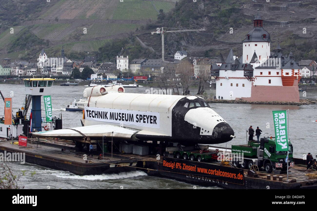 Former Soviet space shuttle 'Buran' is transported to the Technik ...