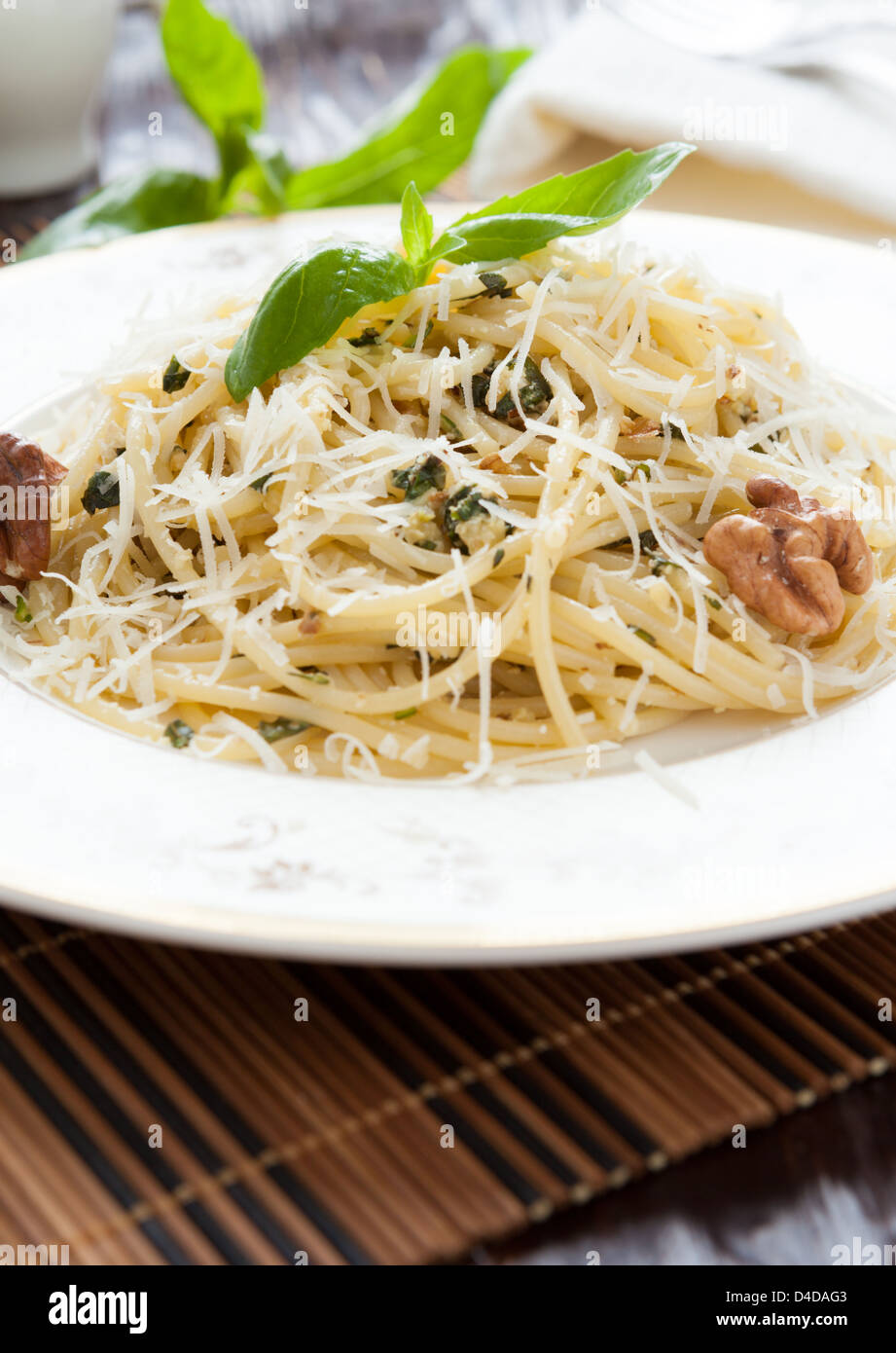 spaghetti with pesto and walnuts, closeup Stock Photo - Alamy