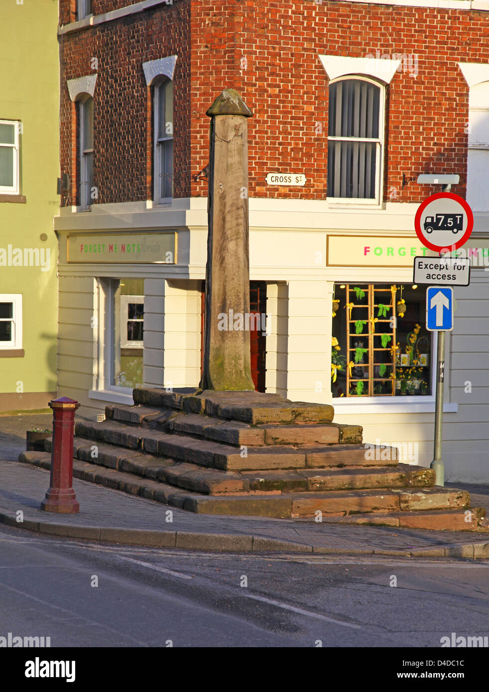 The old market cross at the junction of cross Street and High Street ...