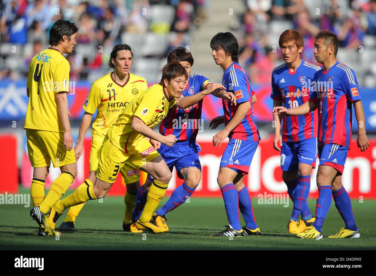 (L-R) Daisuke Suzuki, Cleo, Naoya Kondo (Reysol), Masato Morishige ...