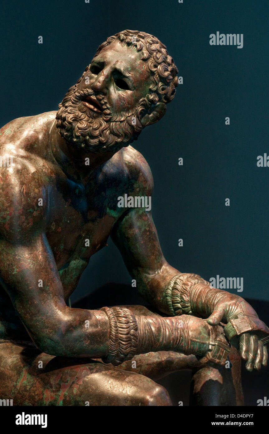 Bronze statue boxer hi-res stock photography and images - Alamy