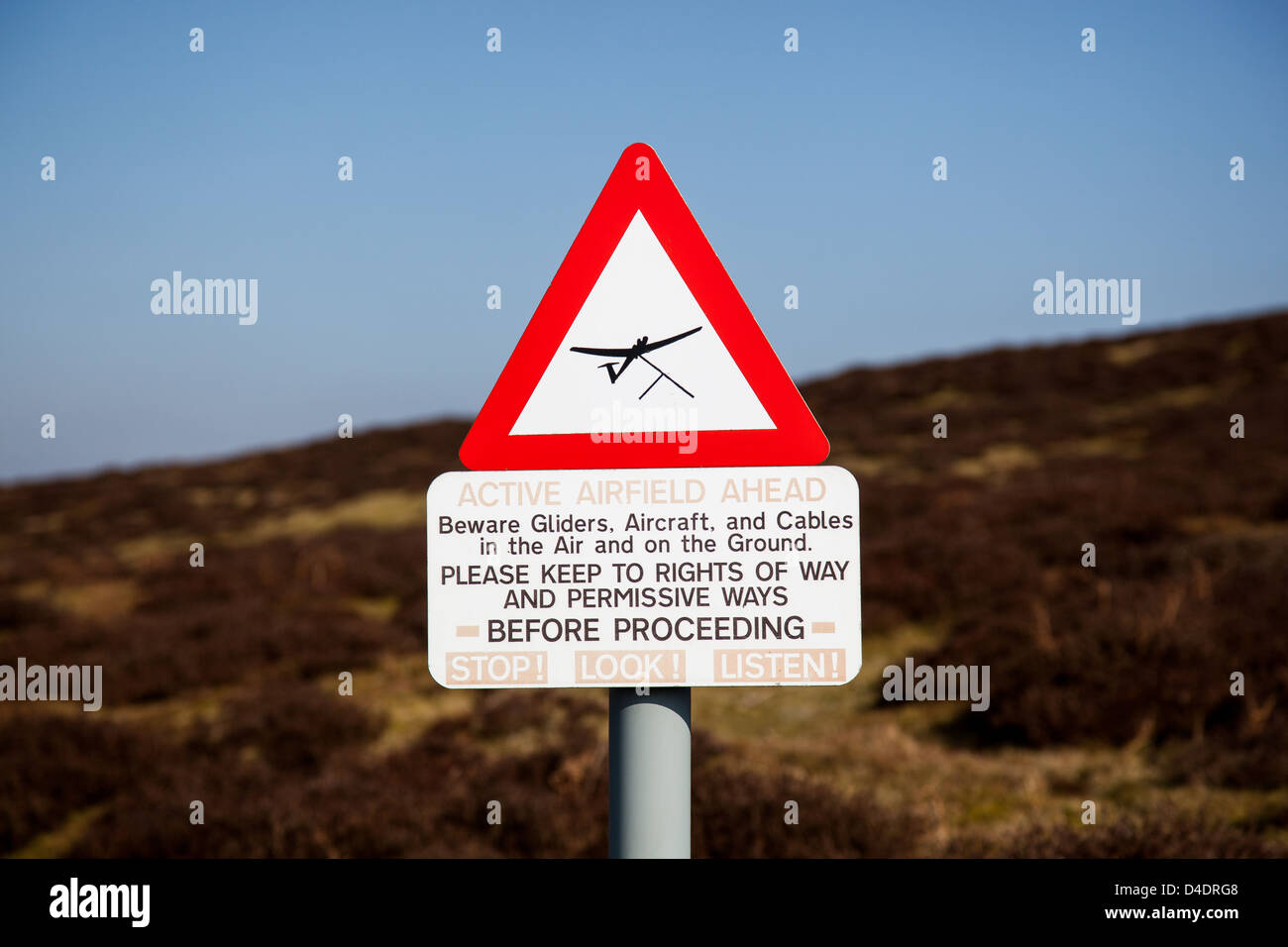 The flying triangle aircraft hi-res stock photography and images - Alamy