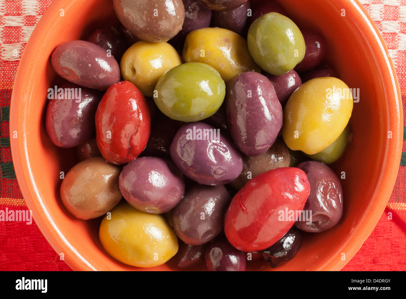 mixed olives in bowl Stock Photo - Alamy