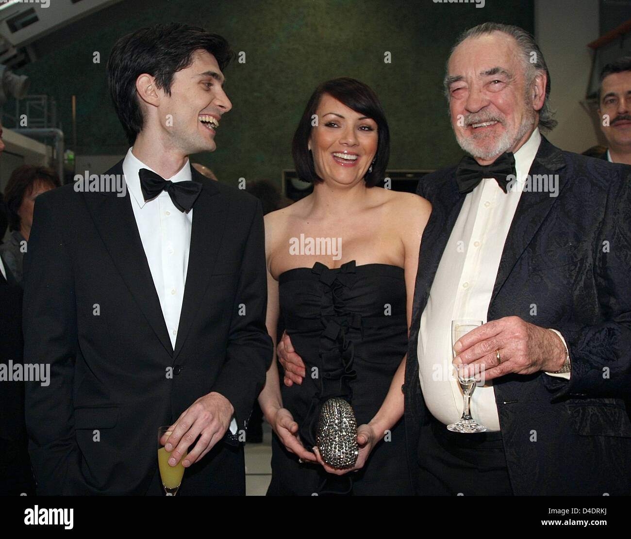 (L-R) British actors Ben Silverstone, Martine McCutcheon, and Richard ...