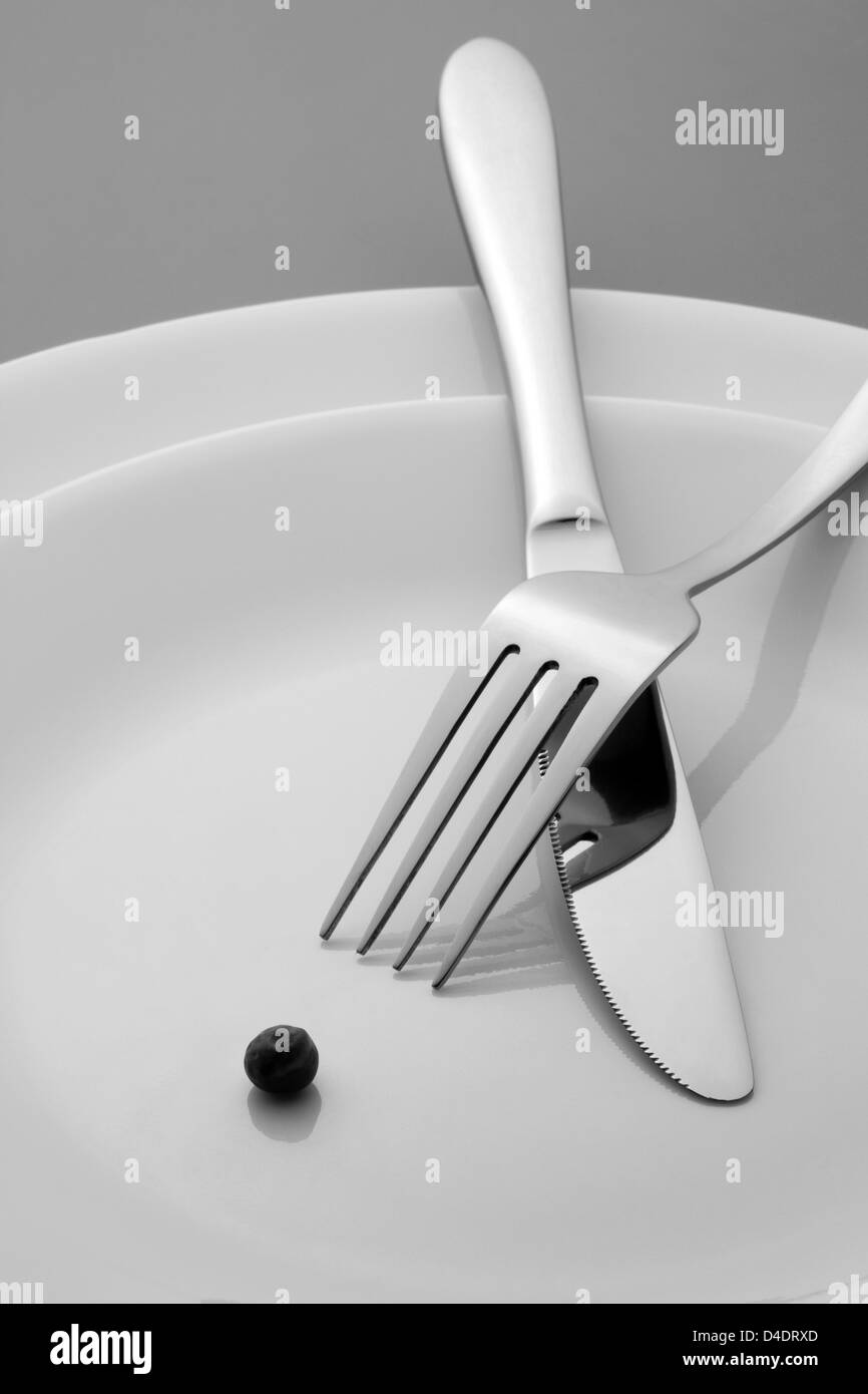 Single pea on plate hi-res stock photography and images - Alamy