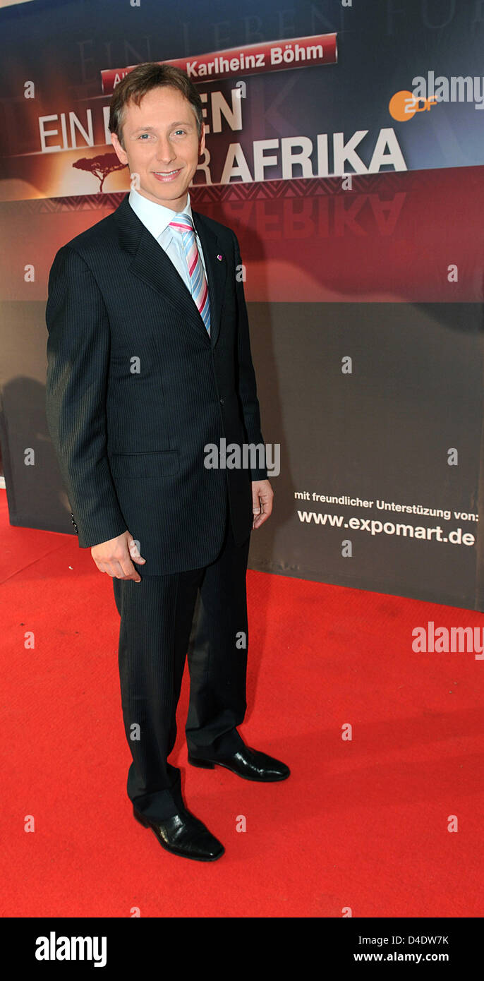 Belgian singer Helmut Lotti arrives for the live broadcast of charity ...