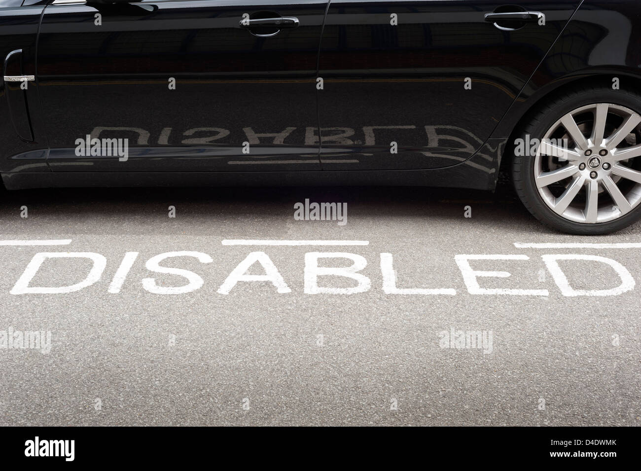 Disabled bay sign hi-res stock photography and images - Alamy