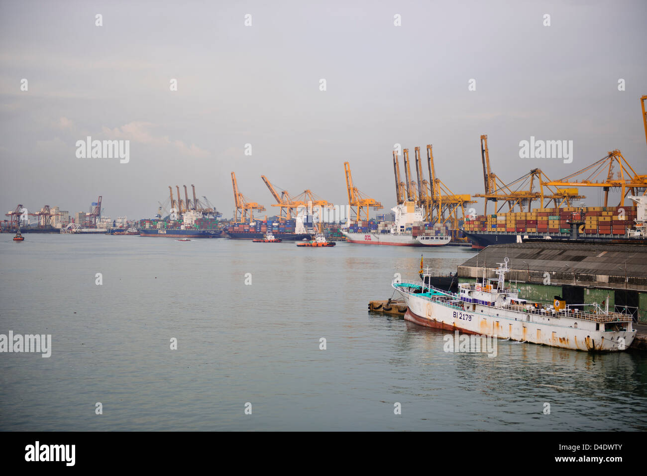 Colombo Port Authority Container Terminal,Gantry Cranes,Ships Unloading ...