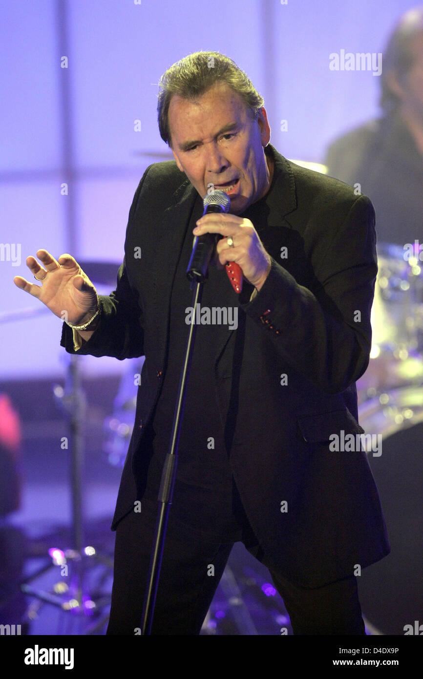 The troggs hi-res stock photography and images - Alamy