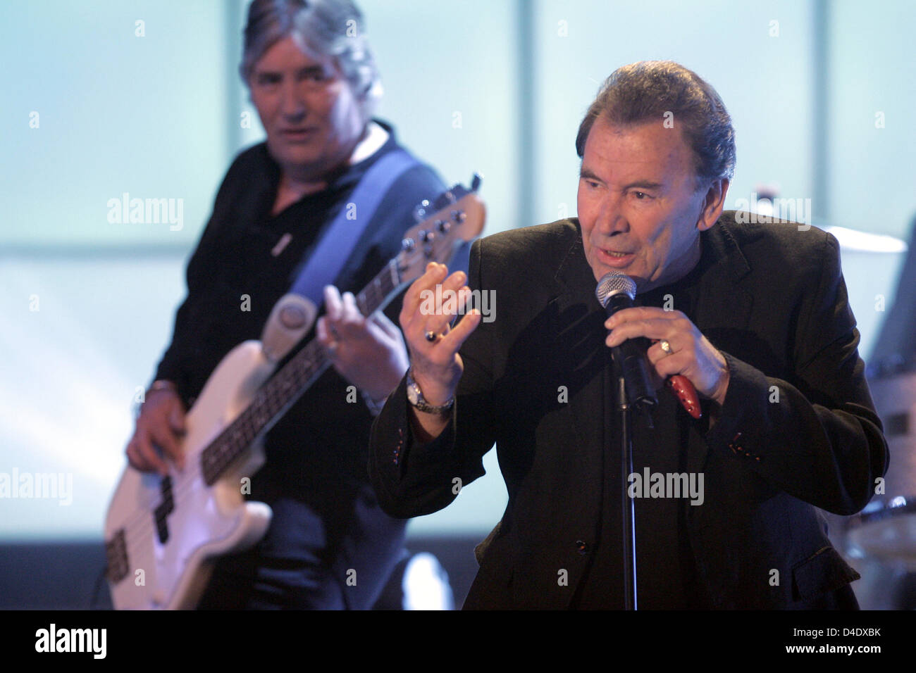 The Troggs with lead singer Reg Presley (R) and bassist Pete Staples (L ...