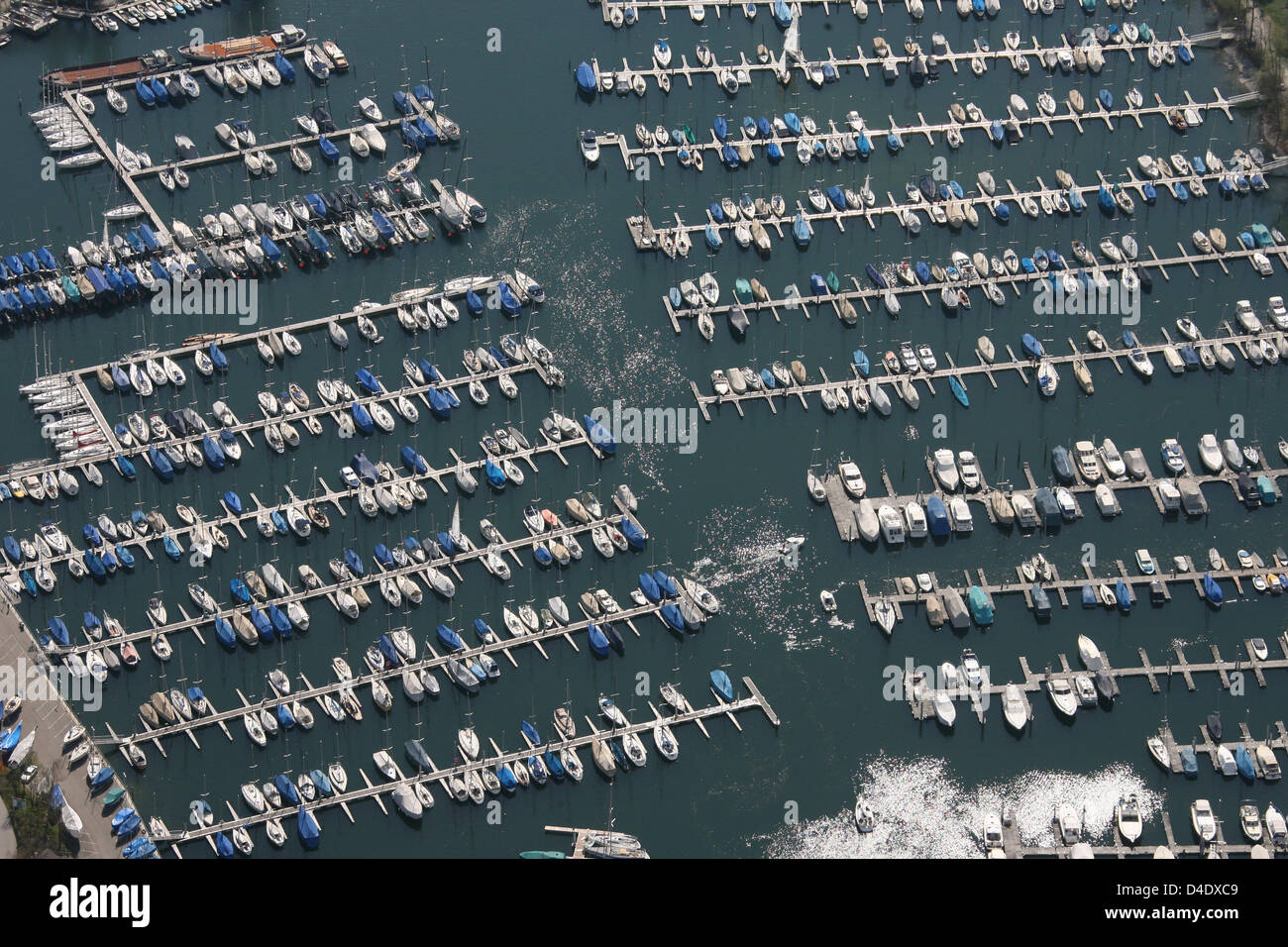 The aerial view from a zeppelin shows the yacht harbour in Kressbronn ...