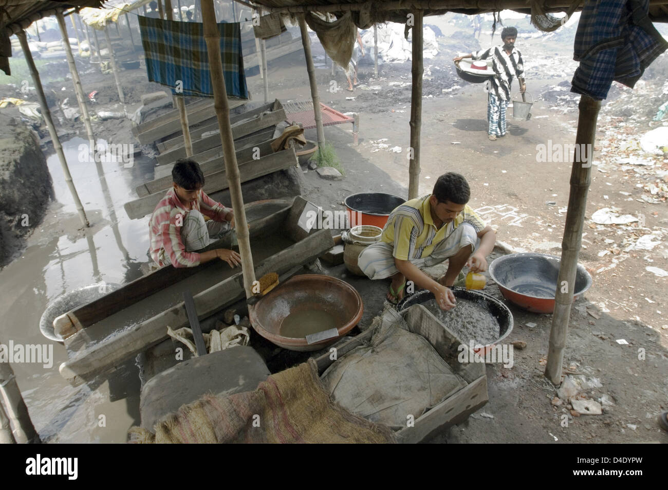 (dpa file) The file picture dated July/August 2007 shows slum dwellers ...