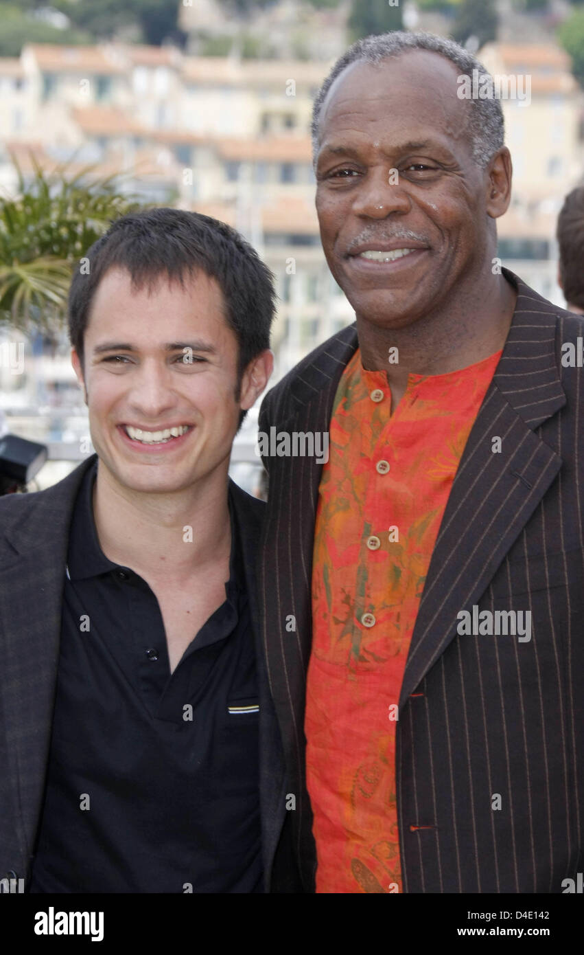 US actor Danny Glover (R) and Mexican actor Gael Garcia Bernal (L ...
