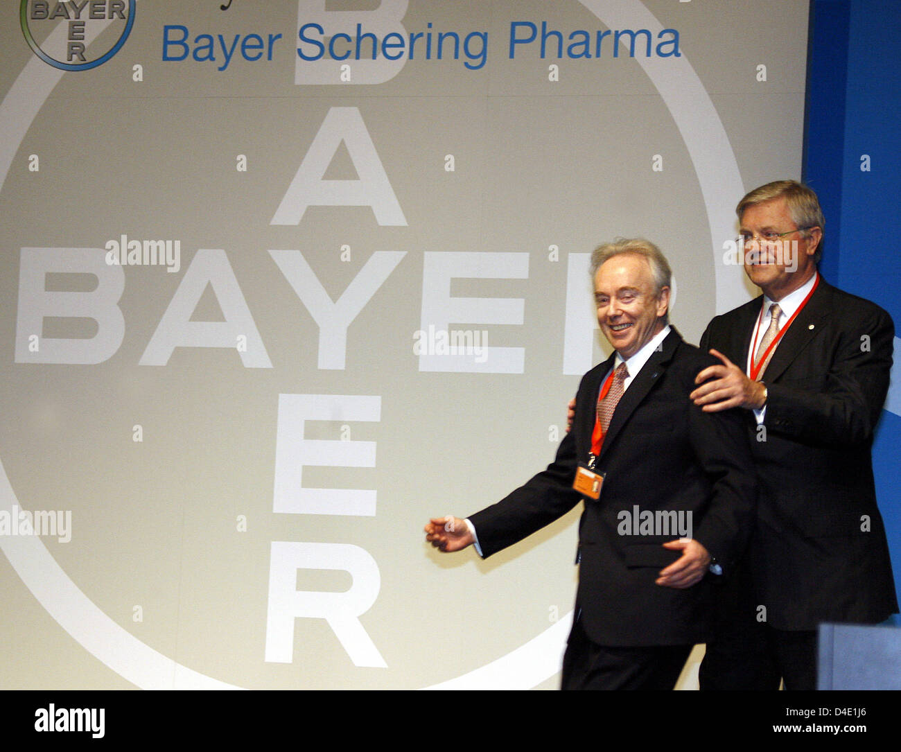 Werner Wenning (R), chairman of the Bayer Schering Pharma AG ...